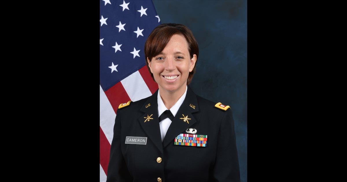 La teniente coronel Erica L. Cameron